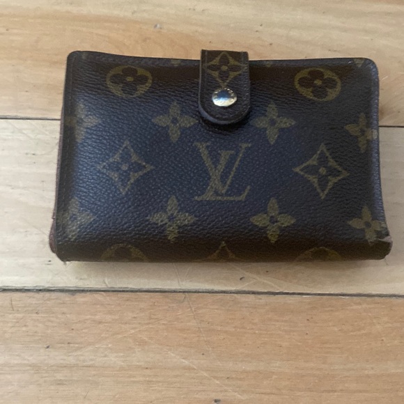 Louis Vuitton | Bags | Authentic Louis Vuitton Wallet Monogram ...